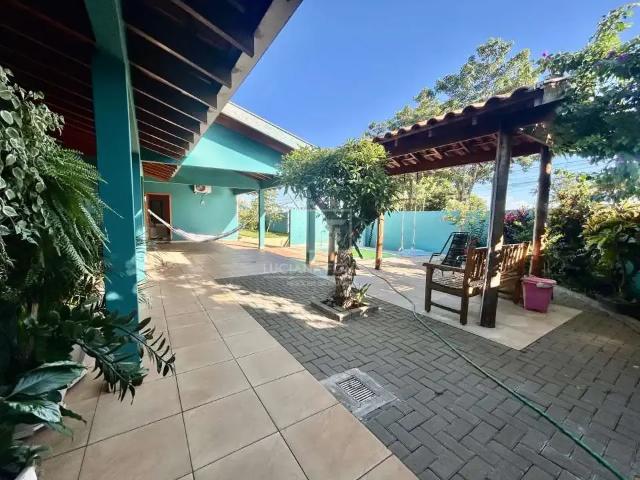 Casa / Sobrado para Venda em Londrina/PR Jardim do Leste 3 Quartos