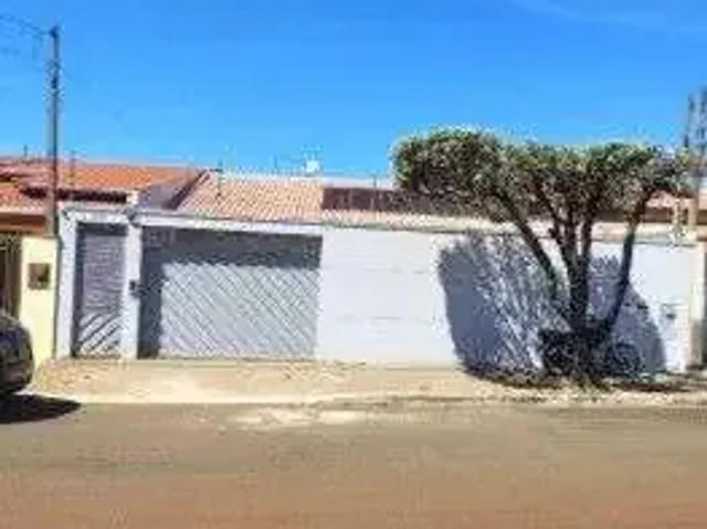 Casa / Sobrado para Venda em Londrina/PR Jardim dos Alpes I 3 Quartos