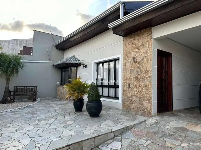 Casa / Sobrado para Venda em Londrina/PR Jardim dos Alpes I 3 Quartos
