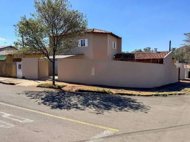 Casa / Sobrado para Venda em Londrina/PR Jardim Guararapes 3 Quartos