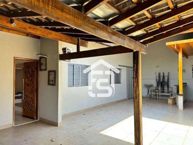 Casa / Sobrado para Venda em Londrina/PR Jardim Itaparica 3 Quartos