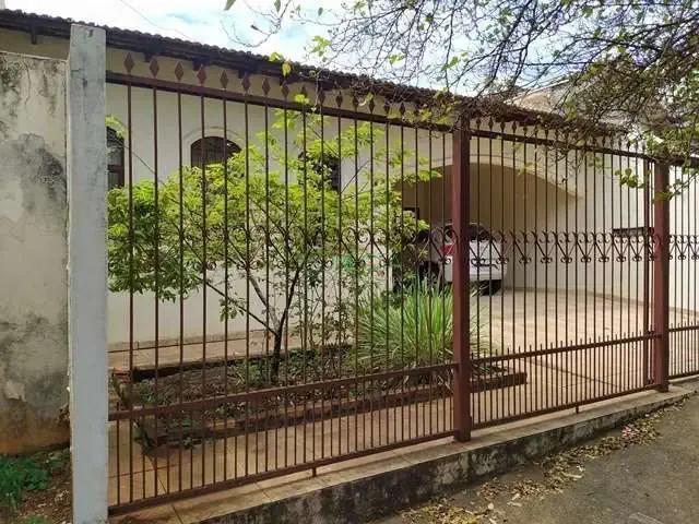 Casa / Sobrado para Venda em Londrina/PR Jardim Londrilar 3 Quartos