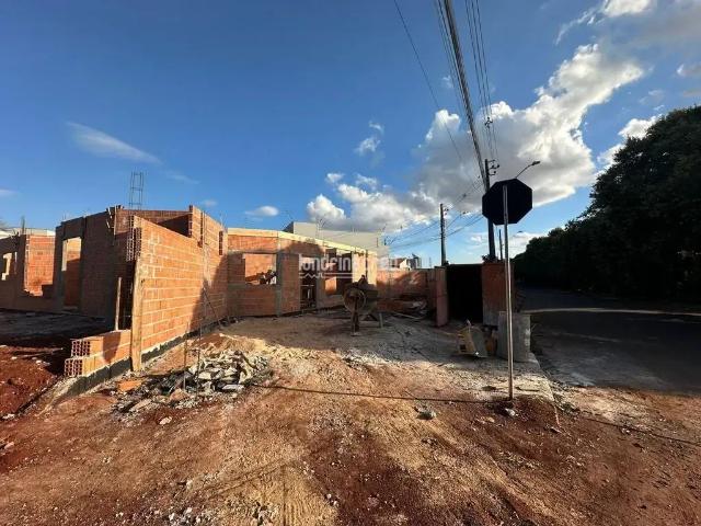 Casa / Sobrado para Venda em Londrina/PR Jardim Montecatini 2 Quartos