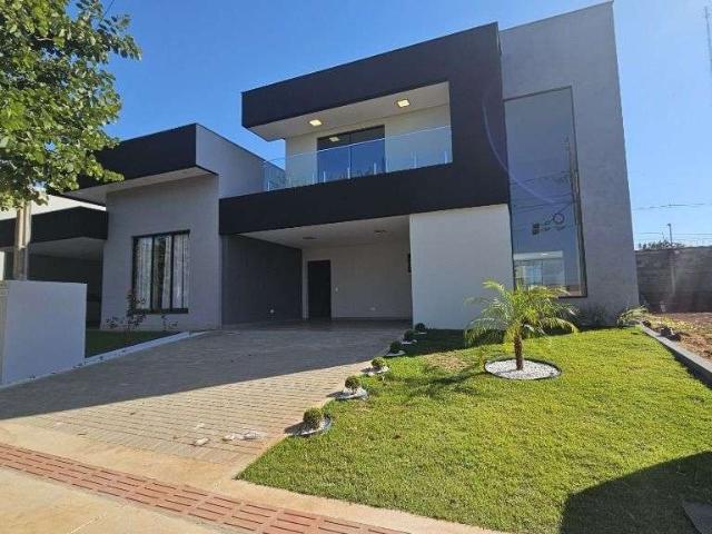 Casa / Sobrado para Venda em Londrina/PR Jardim Montecatini 3 Quartos