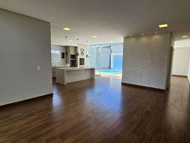 Casa / Sobrado para Venda em Londrina/PR Jardim Montecatini 3 Quartos
