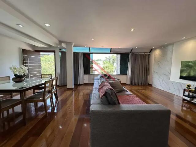 Casa / Sobrado para Venda em Londrina/PR Jardim Nápoles 5 Quartos