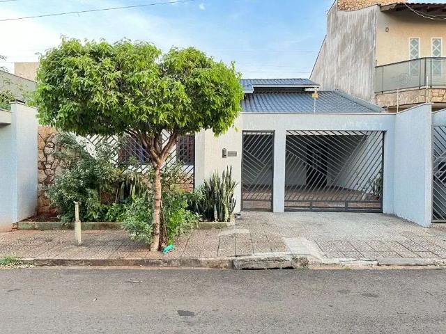 Casa / Sobrado para Venda em Londrina/PR Jardim Oriente 4 Quartos