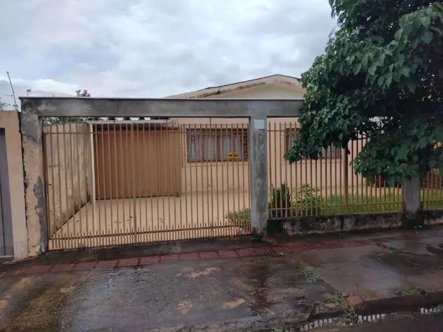 Casa / Sobrado para Venda em Londrina/PR Jardim Piza 3 Quartos
