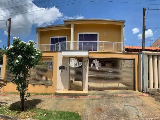 Casa / Sobrado para Venda em Londrina/PR Jardim Piza 4 Quartos