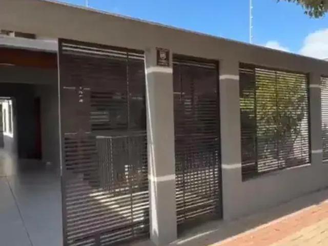 Casa / Sobrado para Venda em Londrina/PR Jardim Portal dos Pioneiros 3 Quartos