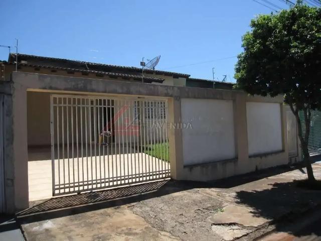 Casa / Sobrado para Venda em Londrina/PR Jardim Prefeito Milton Menezes 3 Quartos