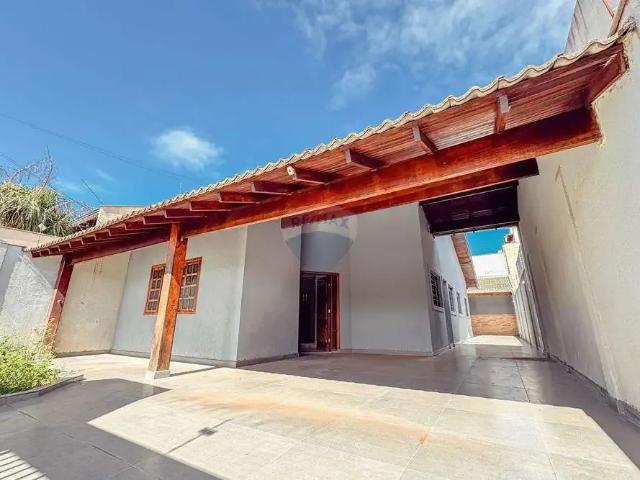 Casa / Sobrado para Venda em Londrina/PR Jardim Santa Alice 3 Quartos