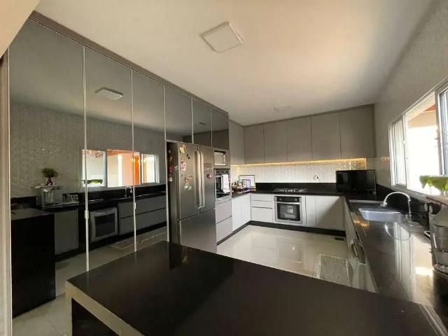 Casa / Sobrado para Venda em Londrina/PR Jardim Shangri la 3 Quartos