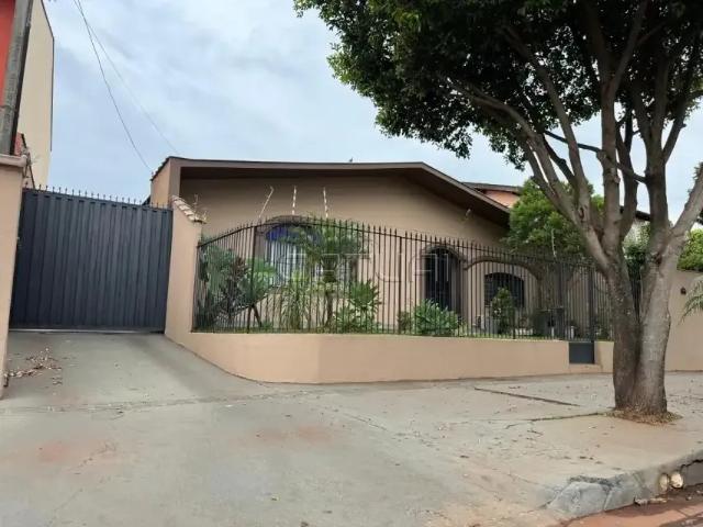 Casa / Sobrado para Venda em Londrina/PR Jardim Shangri la 4 Quartos
