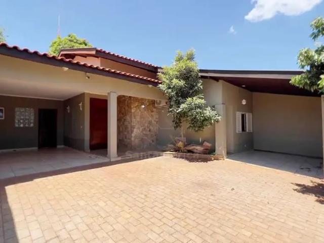 Casa / Sobrado para Venda em Londrina/PR Jardim Shangri la 4 Quartos