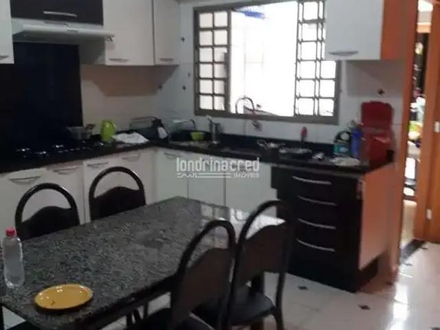 Casa / Sobrado para Venda em Londrina/PR Jatobá 4 Quartos