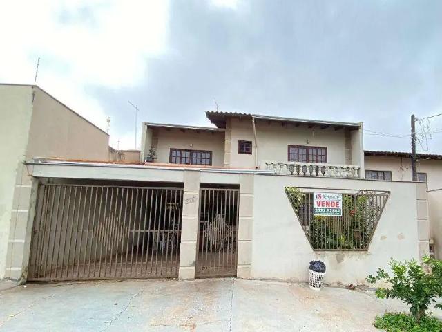 Casa / Sobrado para Venda em Londrina/PR Lago Juliana 3 Quartos