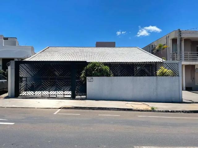 Casa / Sobrado para Venda em Londrina/PR Lago Parque 3 Quartos