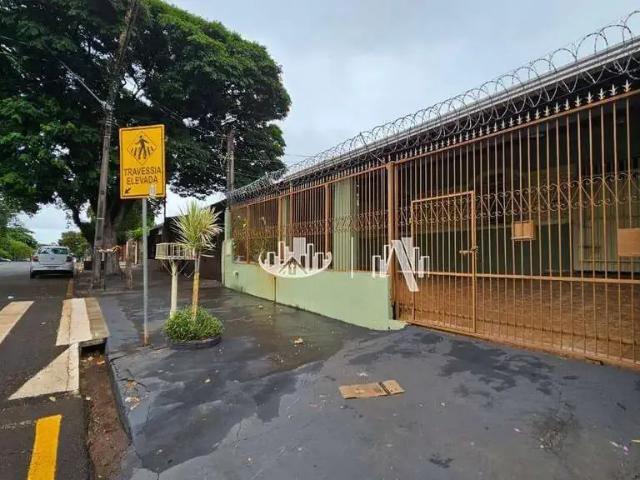 Casa / Sobrado para Venda em Londrina/PR Leonor 3 Quartos