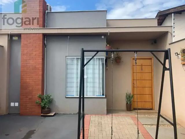 Casa / Sobrado para Venda em Londrina/PR Leonor 3 Quartos