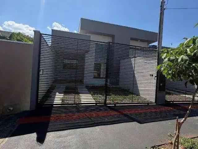 Casa / Sobrado para Venda em Londrina/PR Leonor 3 Quartos