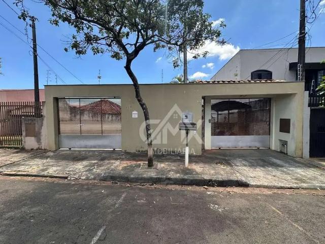 Casa / Sobrado para Venda em Londrina/PR Leonor 3 Quartos