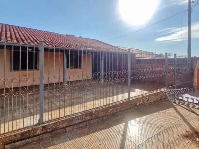 Casa / Sobrado para Venda em Londrina/PR Leonor 3 Quartos