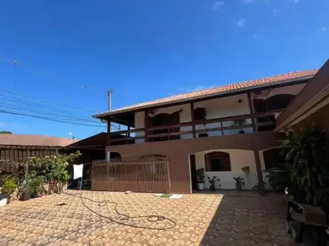 Casa / Sobrado para Venda em Londrina/PR Lindóia 3 Quartos