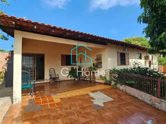 Casa / Sobrado para Venda em Londrina/PR Parigot de Souza 2 3 Quartos
