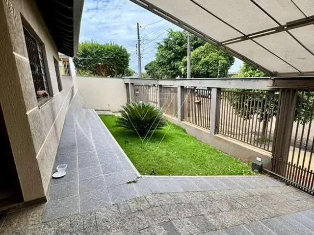 Casa / Sobrado para Venda em Londrina/PR Parque das Indústrias 3 Quartos