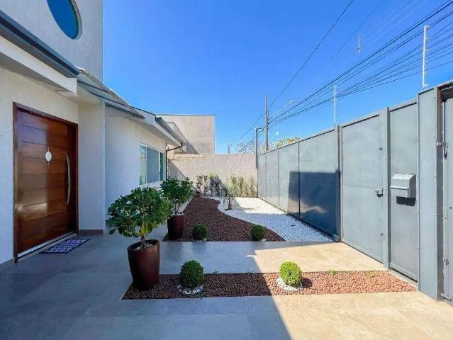 Casa / Sobrado para Venda em Londrina/PR Parque Residencial Alcântara 3 Quartos