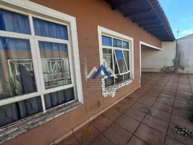 Casa / Sobrado para Venda em Londrina/PR Pinheiros 4 Quartos