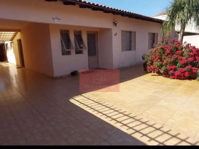 Casa / Sobrado para Venda em Londrina/PR Pinheiros 4 Quartos