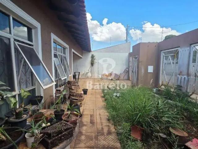 Casa / Sobrado para Venda em Londrina/PR Pinheiros 5 Quartos