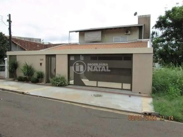 Casa / Sobrado para Venda em Londrina/PR Quebec 4 Quartos