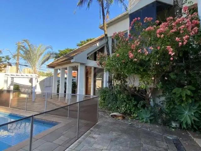 Casa / Sobrado para Venda em Londrina/PR Quebec 5 Quartos
