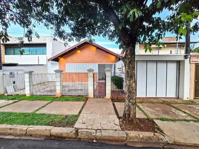 Casa / Sobrado para Venda em Londrina/PR Quebec 3 Quartos