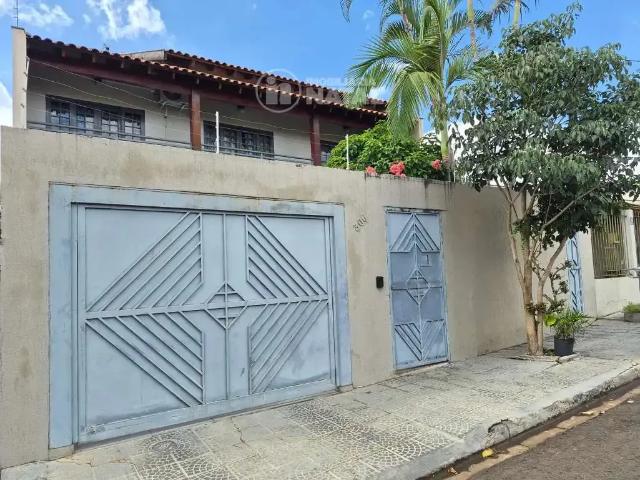 Casa / Sobrado para Venda em Londrina/PR Residencial José B Almeida 5 Quartos