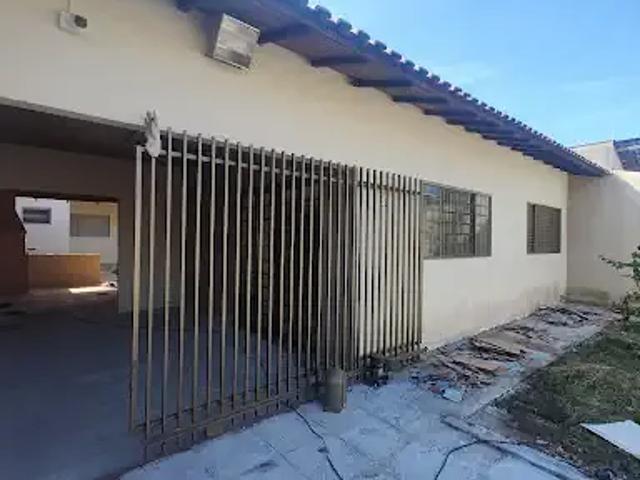 Casa / Sobrado para Venda em Londrina/PR Residencial Professora Marieta 3 Quartos