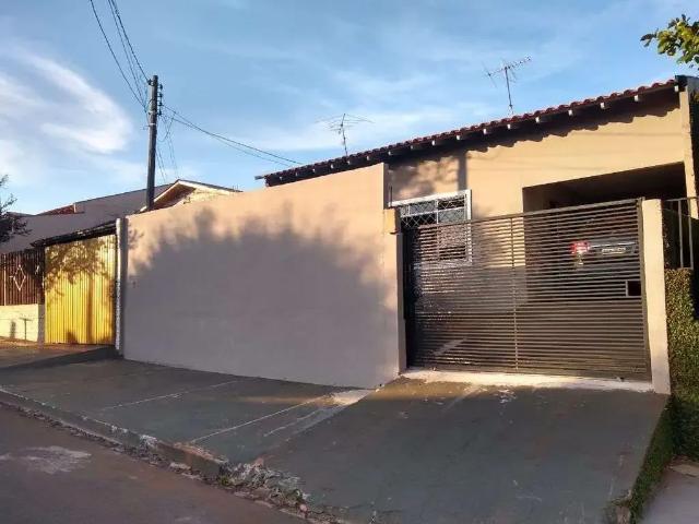 Casa / Sobrado para Venda em Londrina/PR Roseira 3 Quartos