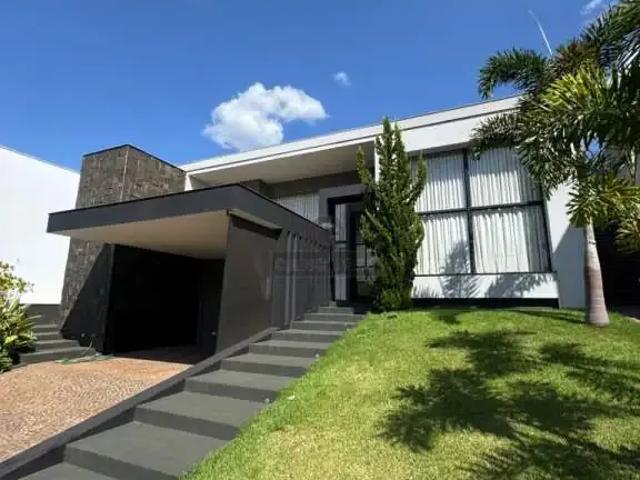 Casa / Sobrado para Venda em Londrina/PR Sun Lake Residence 3 Quartos