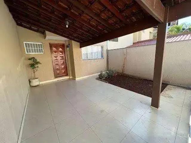 Casa / Sobrado para Venda em Londrina/PR São Vicente 3 Quartos