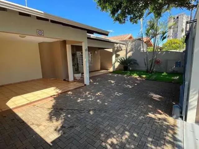 Casa / Sobrado para Venda em Londrina/PR San Fernando 4 Quartos