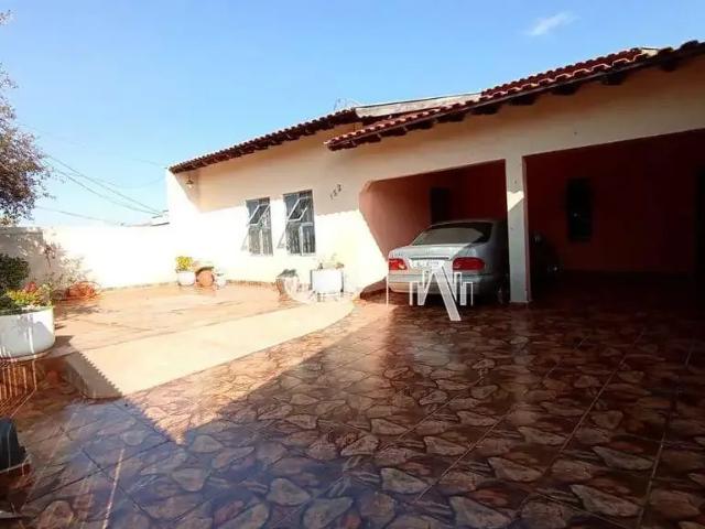 Casa / Sobrado para Venda em Londrina/PR San Fernando 3 Quartos