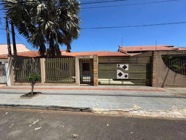 Casa / Sobrado para Venda em Londrina/PR San Fernando 3 Quartos