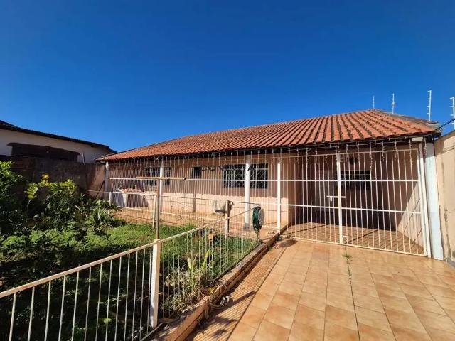 Casa / Sobrado para Venda em Londrina/PR San Remo 3 Quartos