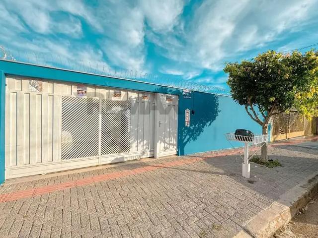 Casa / Sobrado para Venda em Londrina/PR Santa Mônica 3 Quartos