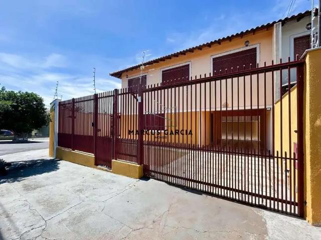 Casa / Sobrado para Venda em Londrina/PR Santa Mônica 3 Quartos
