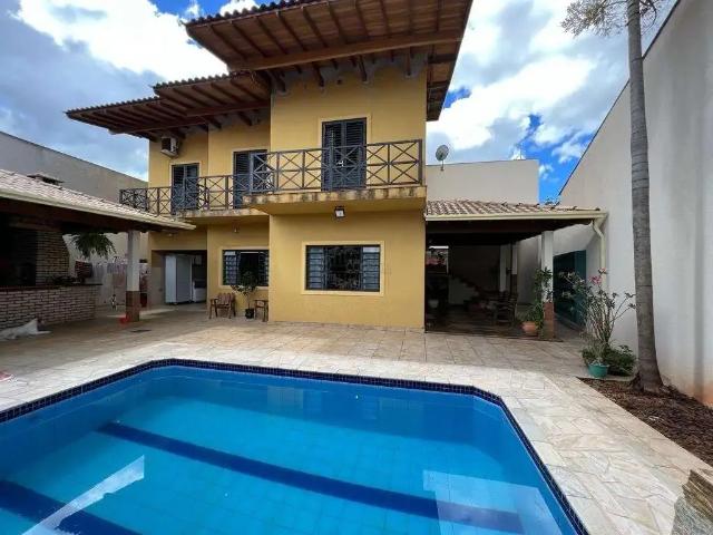 Casa / Sobrado para Venda em Londrina/PR Santa Mônica 3 Quartos