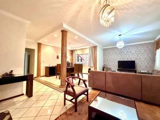 Casa / Sobrado para Venda em Londrina/PR Santa Mônica 3 Quartos